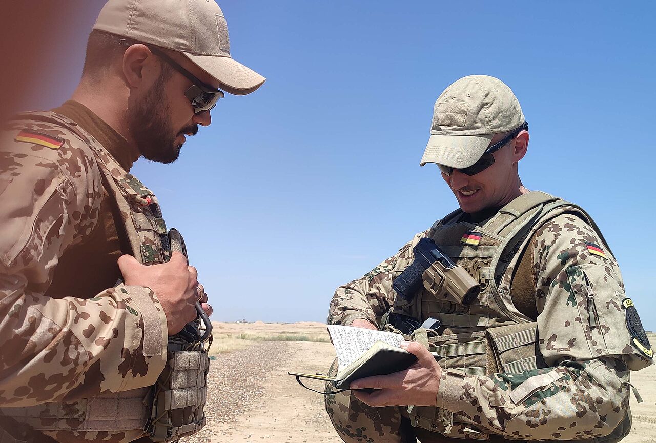 Einer der wenigen Kameraden der Bundeswehr, die man im Einsatzgebiet ...