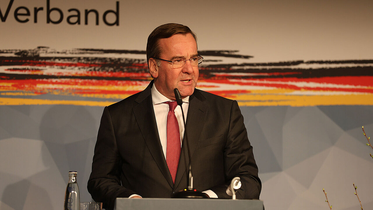 Boris Pistorius bei seinem Vortrag während der DBwV-Tagung. Foto: DBwV/Sarina Flachsmeier